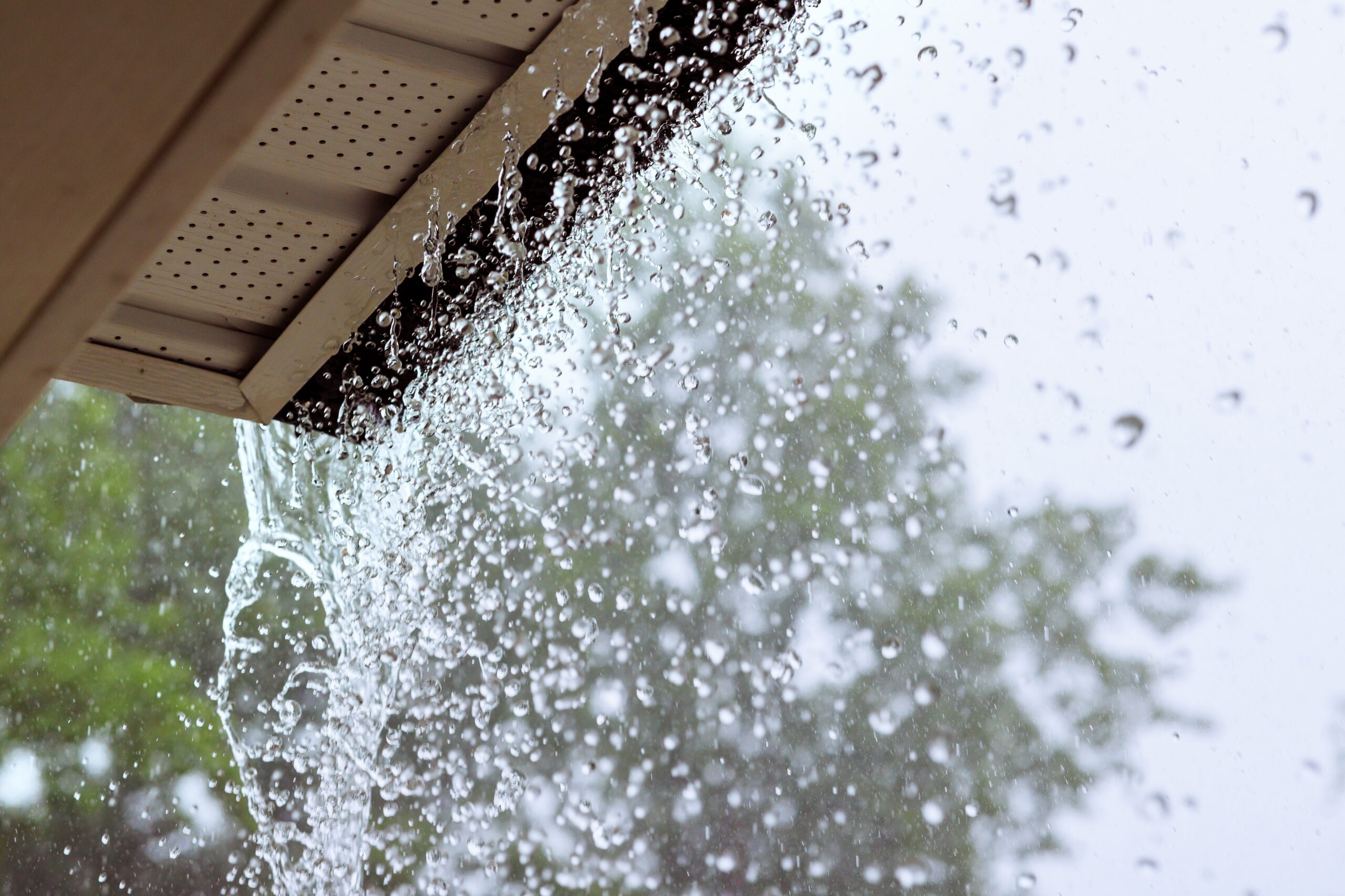 Gutter Overflow: Troubleshooting and Permanent Fixes | Home Evolutions VA